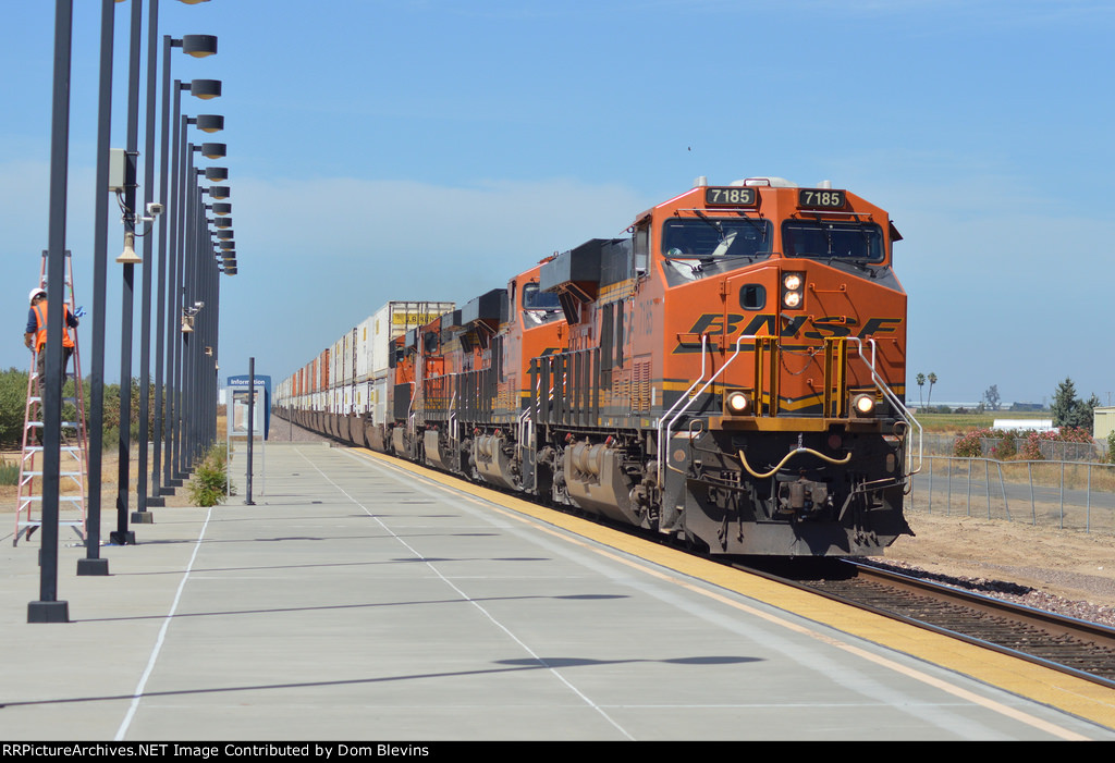 BNSF 7185